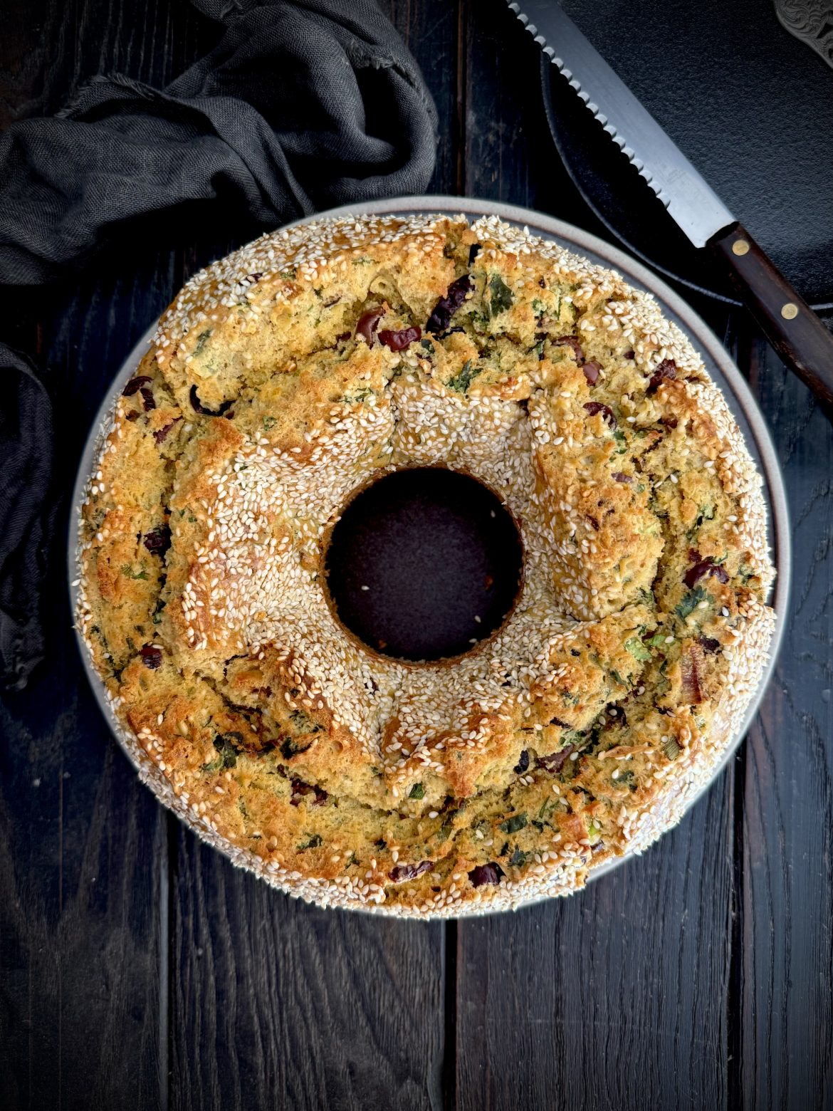 Savory cake with olives - Cuisinovia