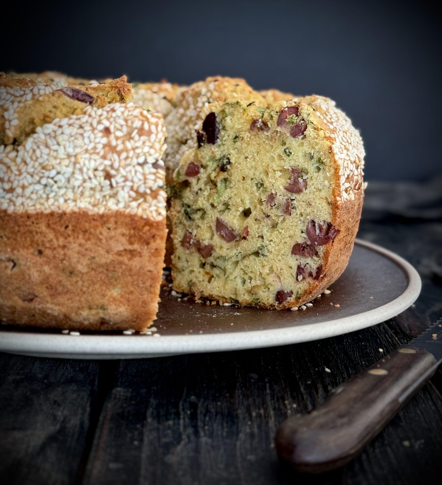 Savory cake with olives - Cuisinovia