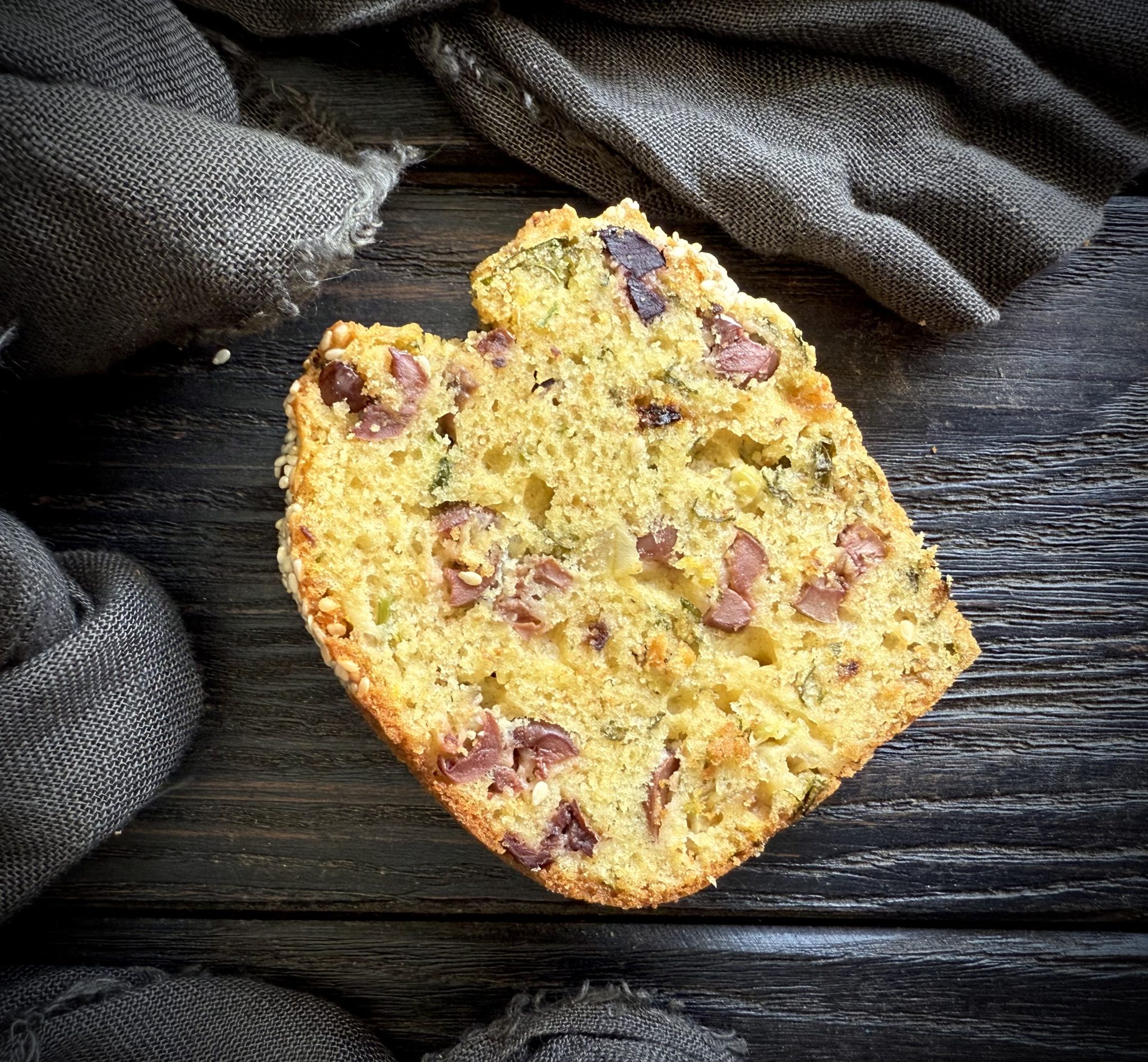 Savory cake with olives - Cuisinovia